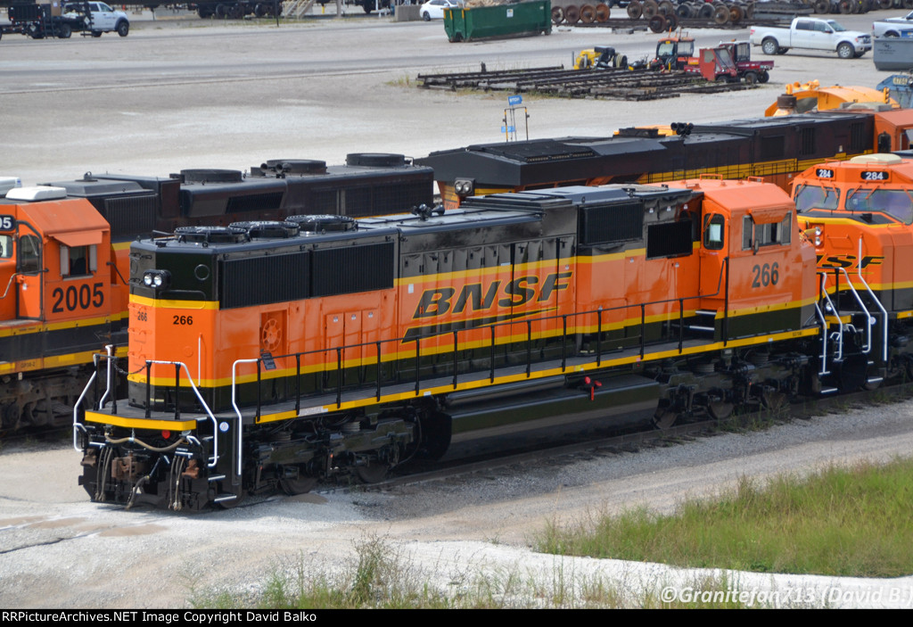 BNSF 266